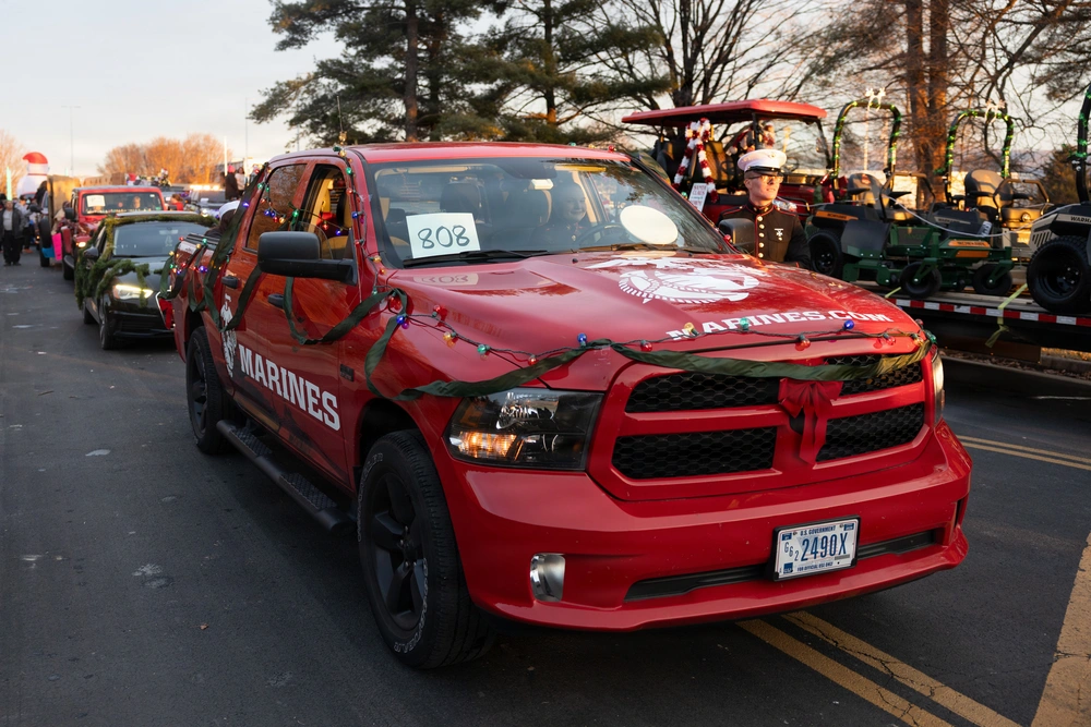 DVIDS - Images - Staunton Marine at the Stuarts Draft Christmas Parade ...