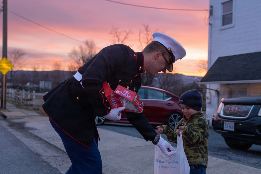 DVIDS - Images - Staunton Marine at the Stuarts Draft Christmas Parade ...