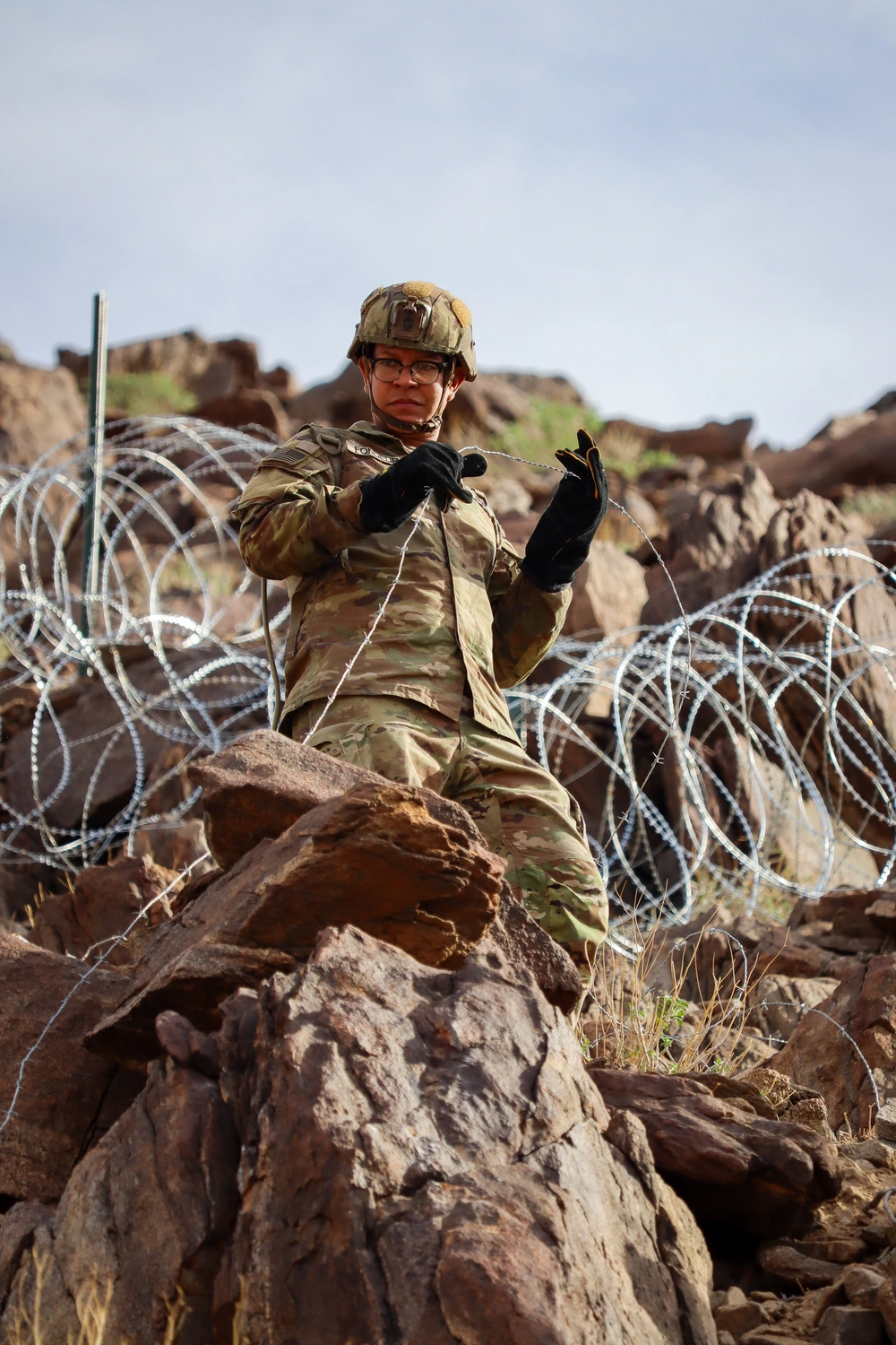 DVIDS - Images - El Centro c-wire emplacement [Image 3 of 9]