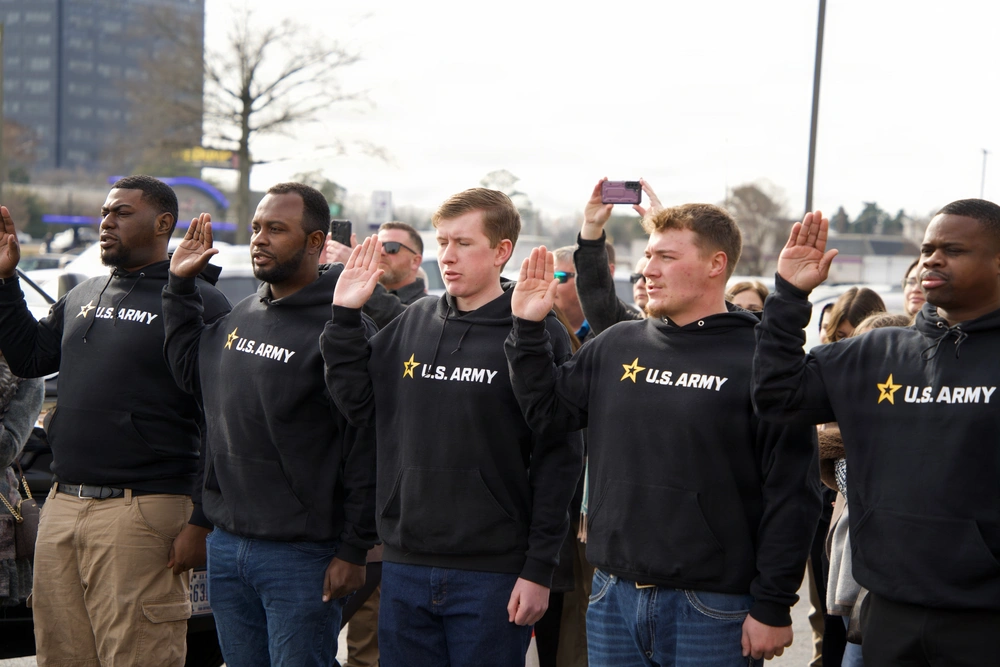 DVIDS - Images - New Army Recruits Take Oath of Enlistment in Newport ...