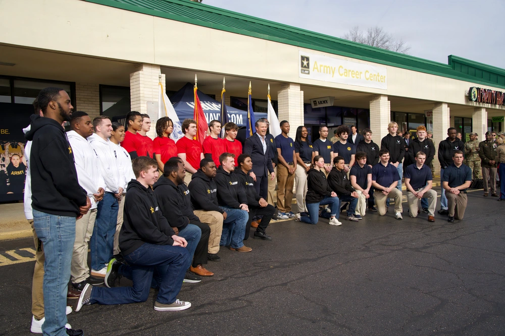 DVIDS - Images - Future Service Members Gather at Army Career Center ...