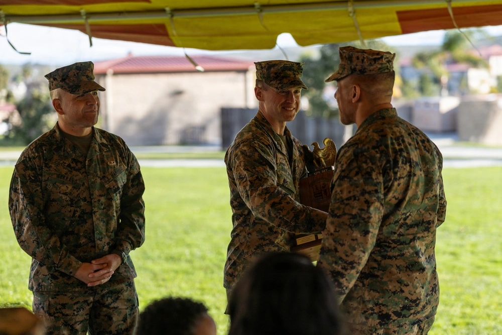 DVIDS - Images - 1st MLG CG Presents... Quarterly Award Ceremony [Image ...