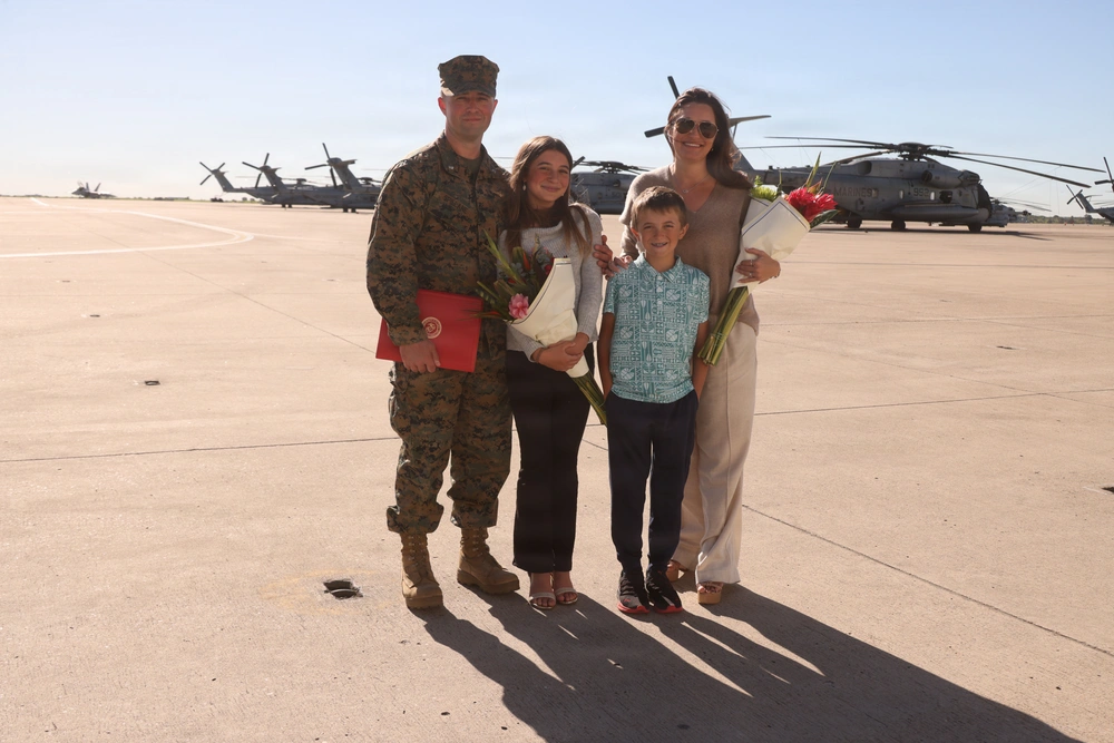 DVIDS - Images - HMH-462 Change of Command [Image 10 of 10]