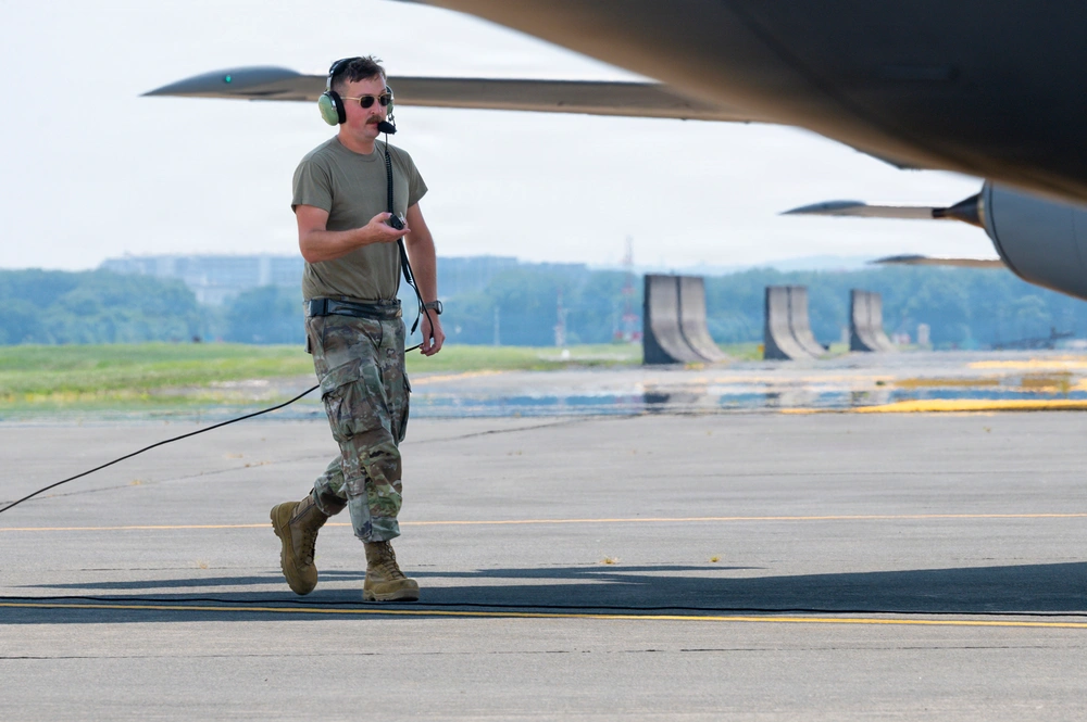 DVIDS - Images - REFORPAC 25: KC-135 pre-flight [Image 4 of 5]