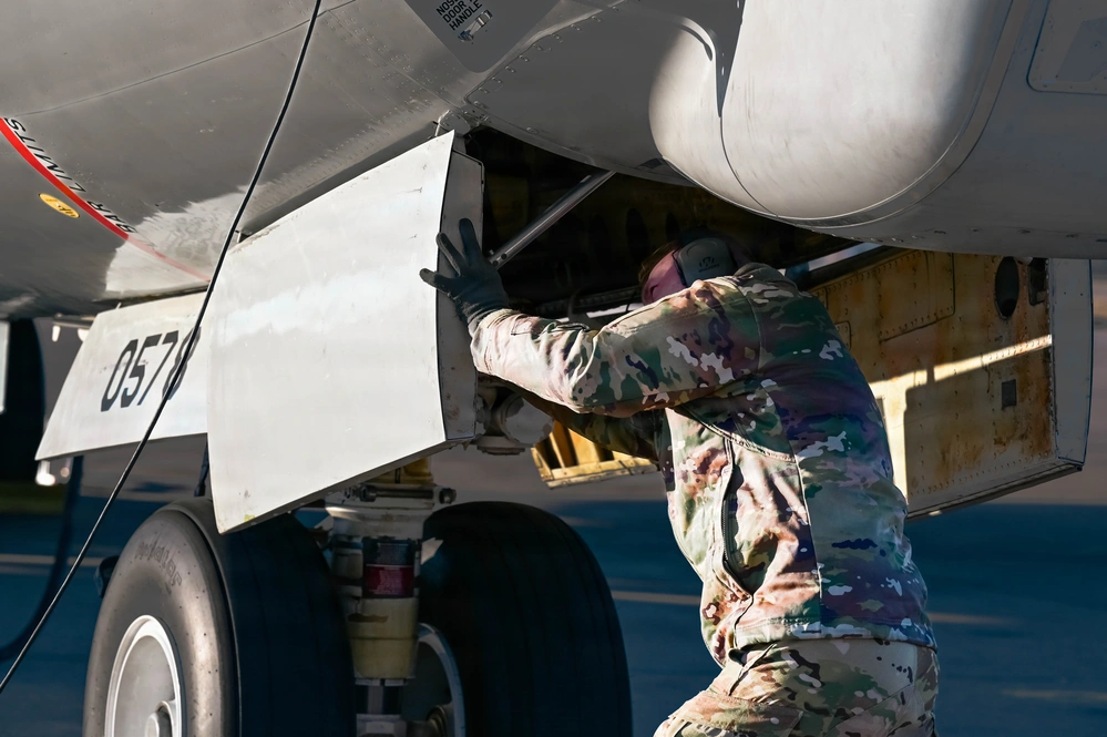 DVIDS - Images - E-3 AWACS on the Move! [Image 2 of 6]