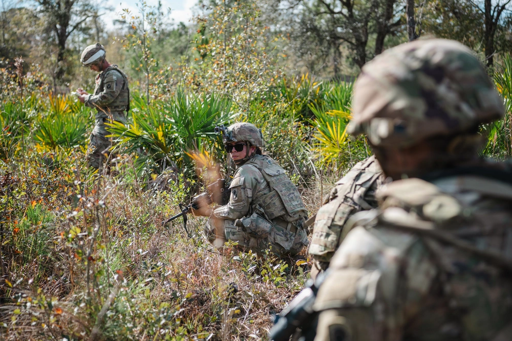 DVIDS - Images - 2-124 Infantry Regiment Soldiers conduct squad tactics ...
