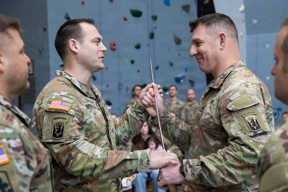 DVIDS - Images - 1-172nd CAV Welcomes New Senior Enlisted Advisor ...