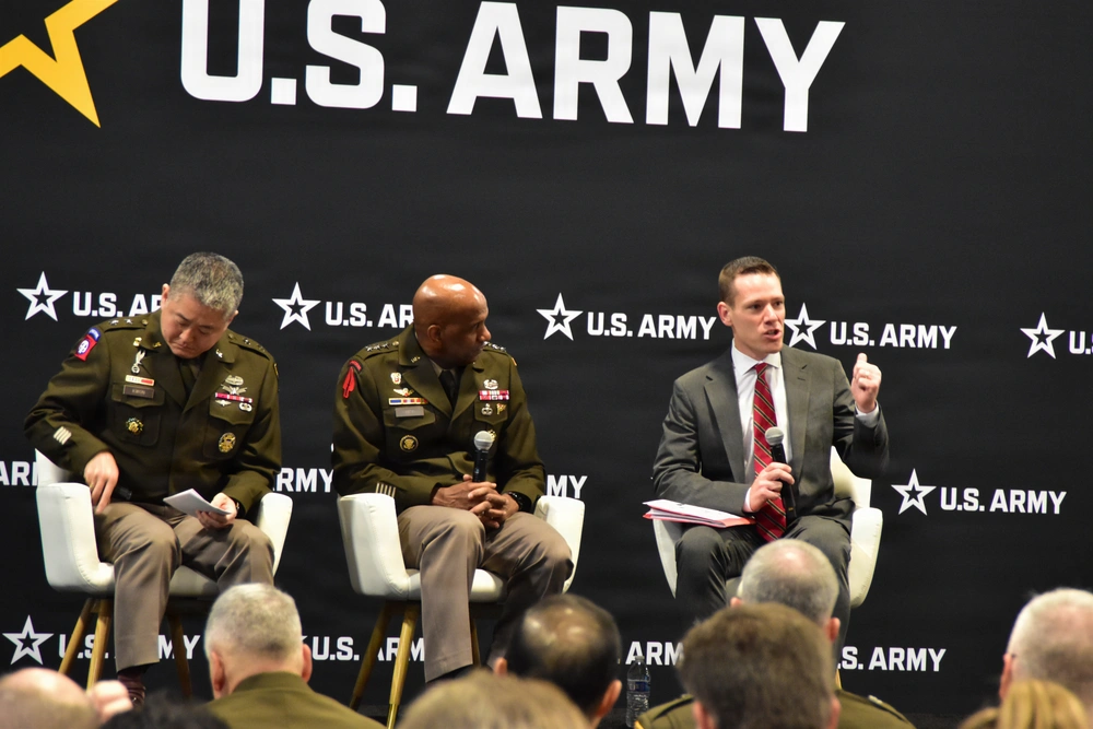 DVIDS - Images - Deputy Chief of Staff, G-6, LTG Jeth Rey, participates ...