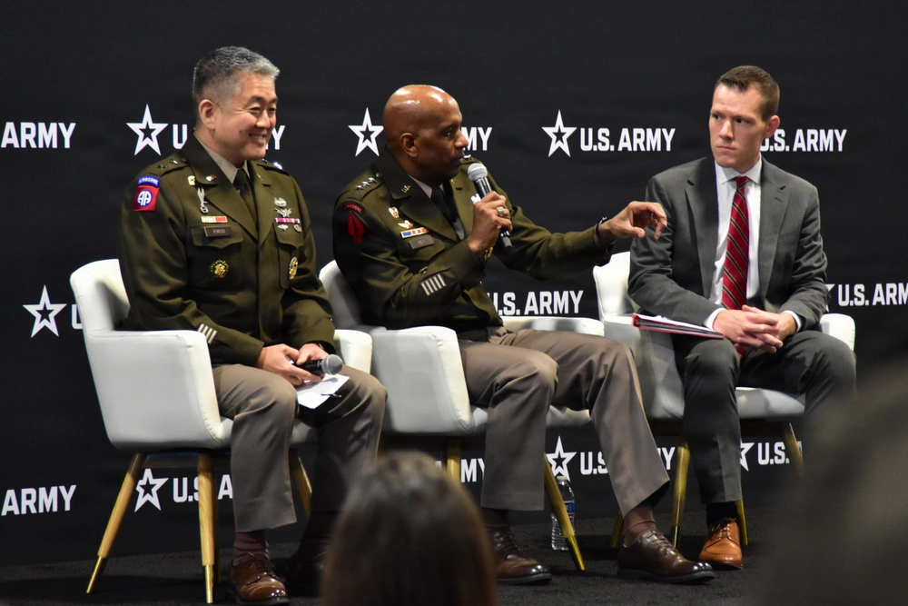 DVIDS - Images - Deputy Chief of Staff, G-6, LTG Jeth Rey, participates ...