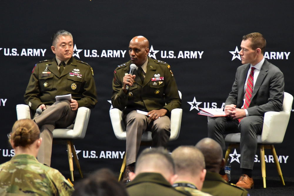 DVIDS - Images - Deputy Chief of Staff, G-6, LTG Jeth Rey, participates ...