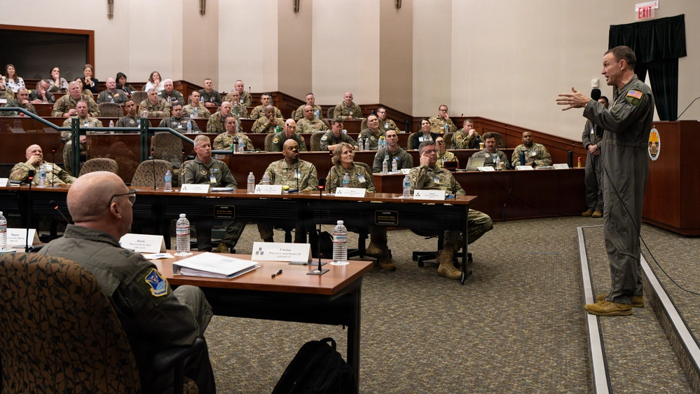 DVIDS - Images - 6ARW hosts AMC total force leaders at Winter Phoenix ...