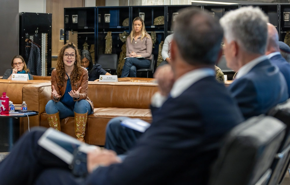 DVIDS - Images - U.S. Ambassadors Department of State Visit [Image 6 of 13]