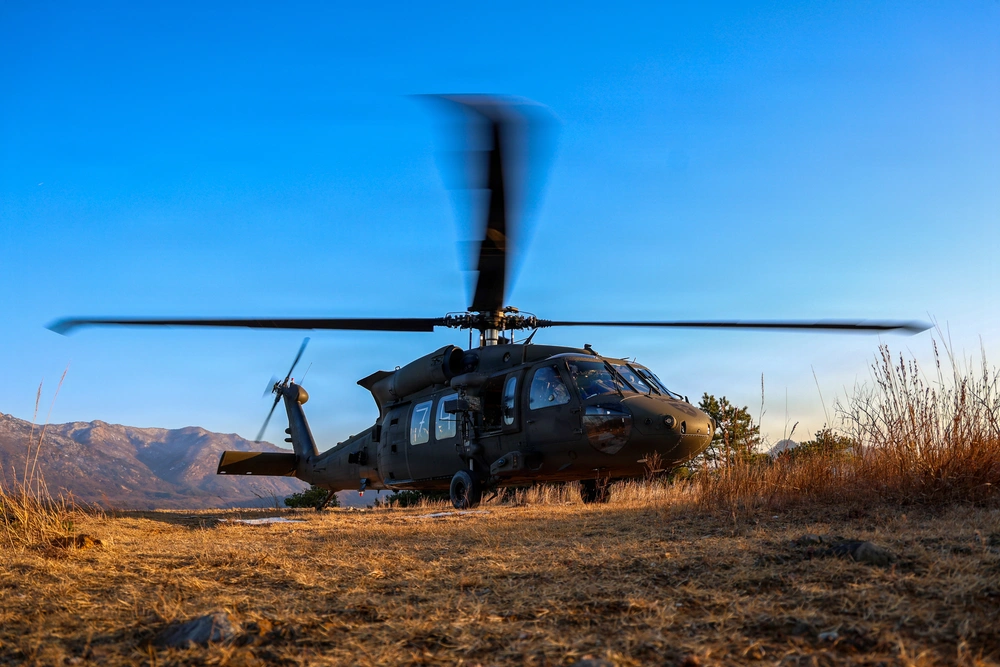 DVIDS - Images - 2-2 AHB Conducts Joint Fast-Rope Air Assault Training ...