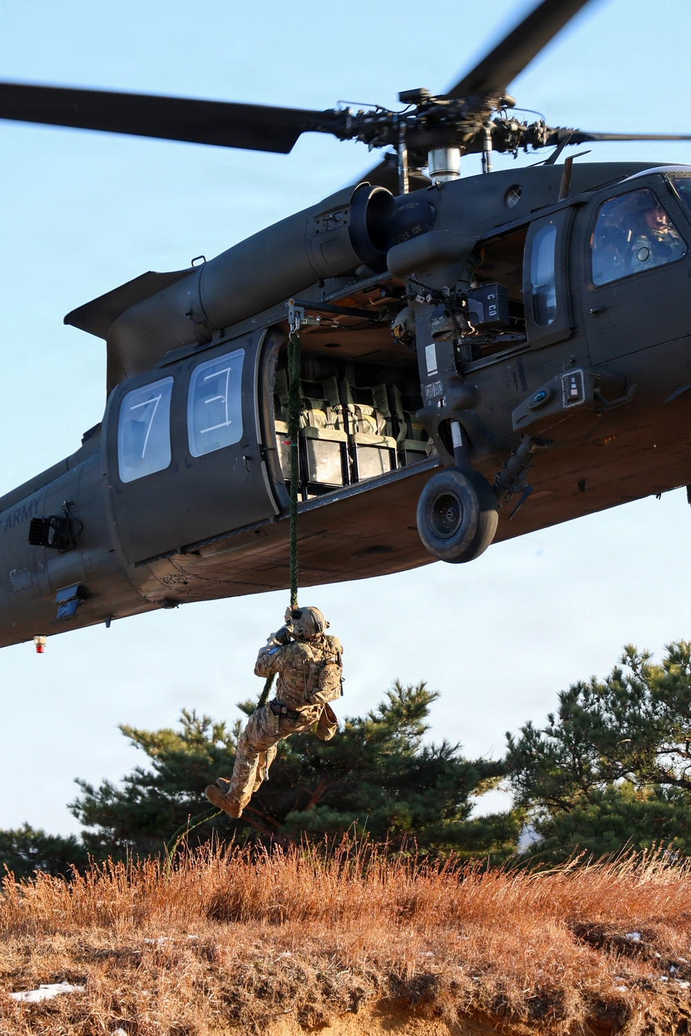 DVIDS - Images - 2-2 AHB Conducts Joint Fast-Rope Air Assault Training ...