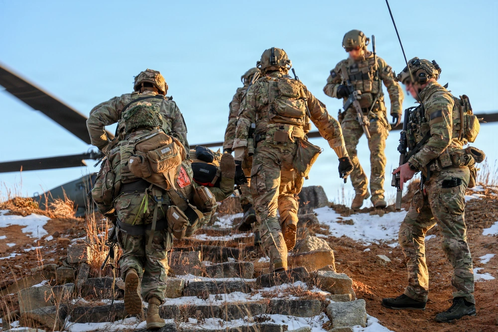 DVIDS - Images - 2-2 AHB Conducts Joint Fast-Rope Air Assault Training ...