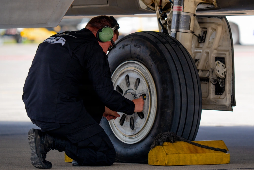 DVIDS - Images - F-22 Raptor Aerial Demonstration Team performs at ...