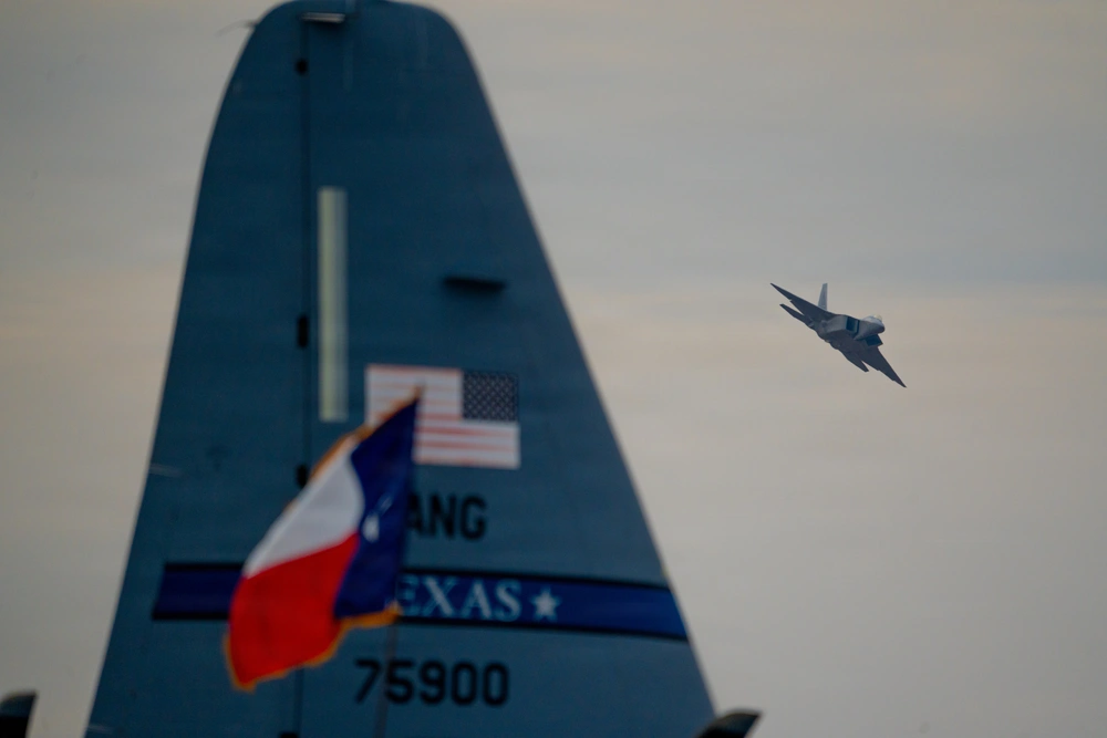 DVIDS - Images - F-22 Raptor Aerial Demonstration Team performs at ...