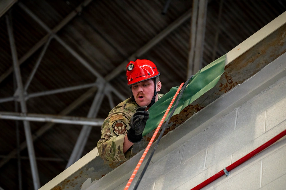 DVIDS - Images - Rope confidence excersise [Image 4 of 10]