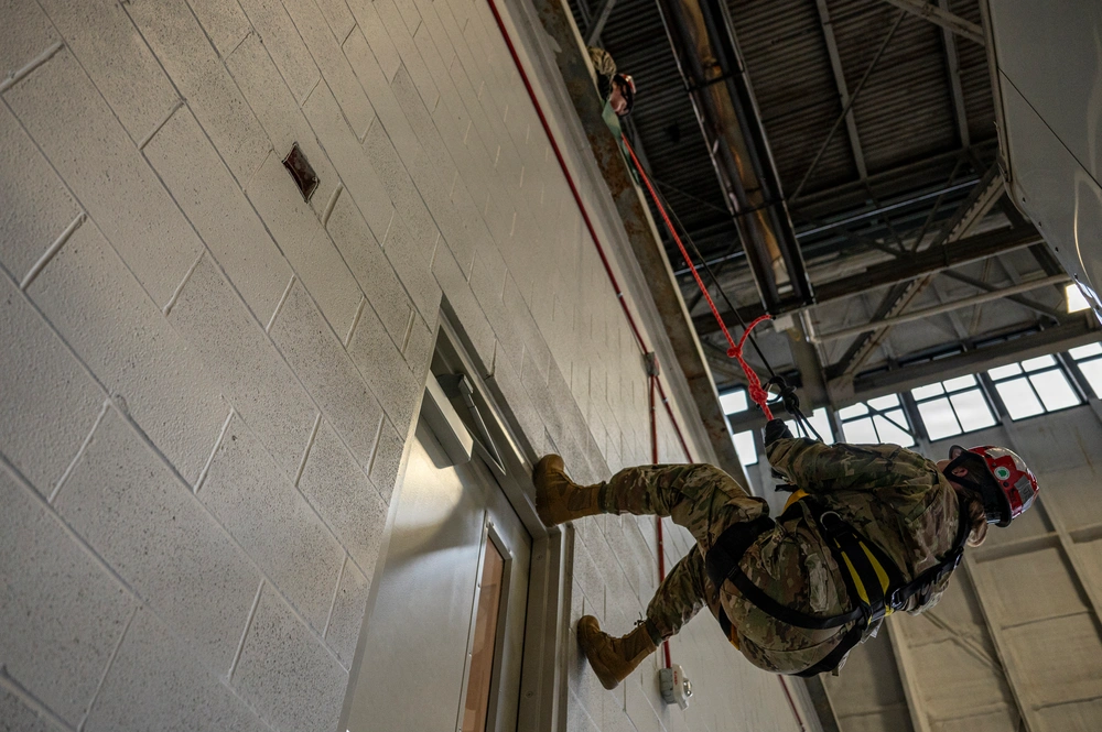 DVIDS - Images - Rope confidence excersise [Image 6 of 10]