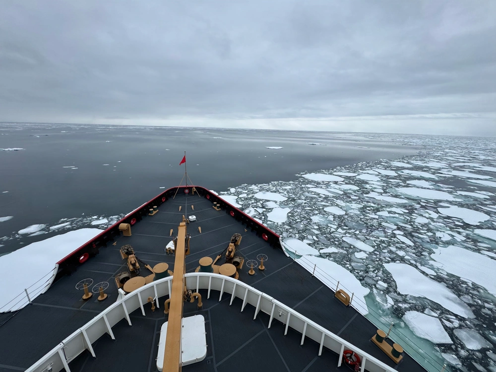 DVIDS - Images - USCGC Polar Star (WAGB 10) begins ice breaking for ...