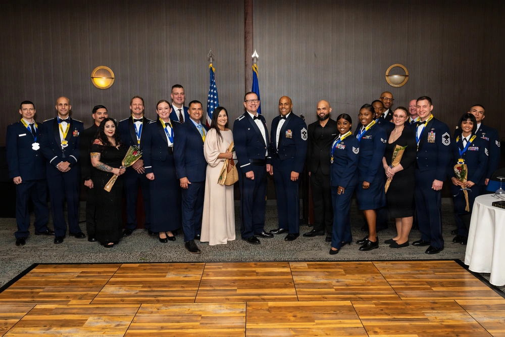 DVIDS - Images - 433rd AW Leaders, Air Force Cross Recipient Recognize ...