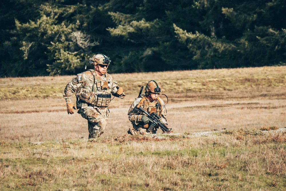 DVIDS - Images - 5SFAB conducts buddy team live fire training [Image 15 ...