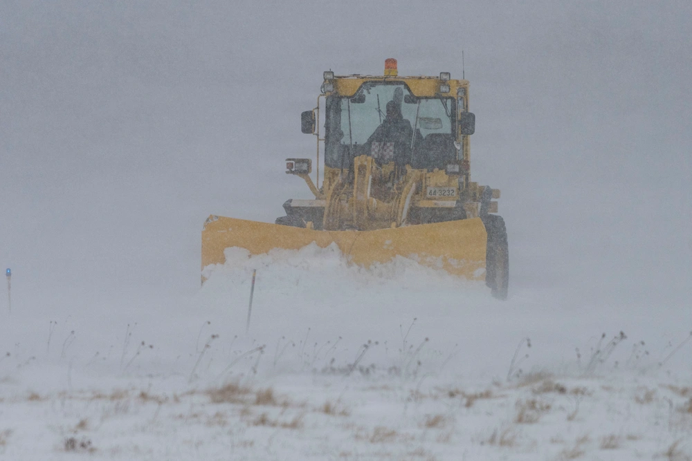 DVIDS - Images - Snow removal teams keep Misawa AB flightline mission ...