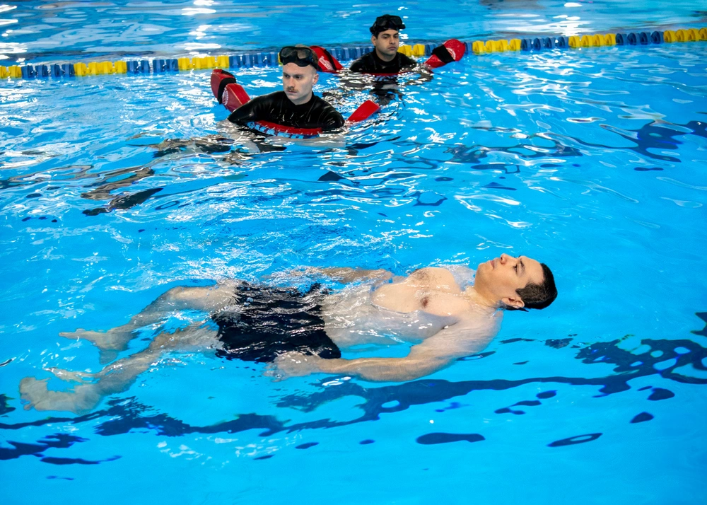 DVIDS - Images - Water survival training at RTC [Image 4 of 6]