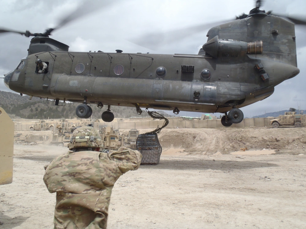 DVIDS - Images - CH-47 Sling load [Image 2 of 8]