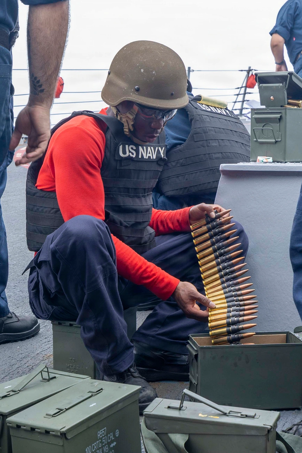 DVIDS - Images - USS Michael Murphy conduct live-fire exercise [Image 2 ...