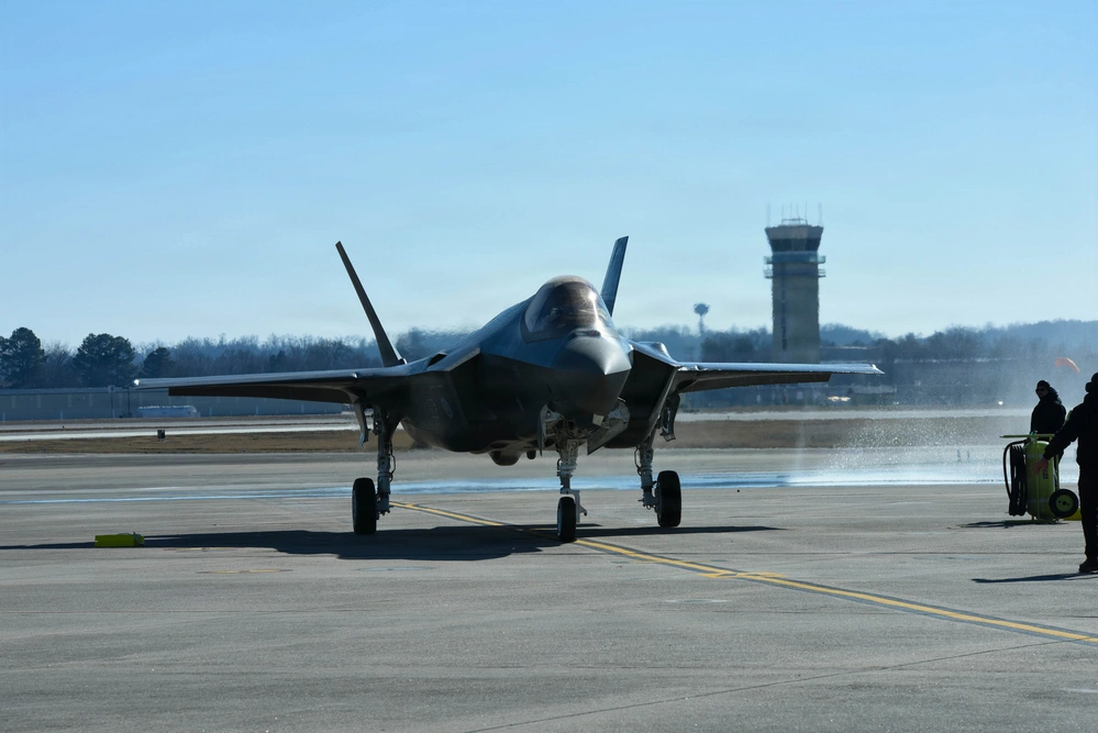 DVIDS - Images - First Finnish Air Force Lightning II Arrives at Ebbing ...