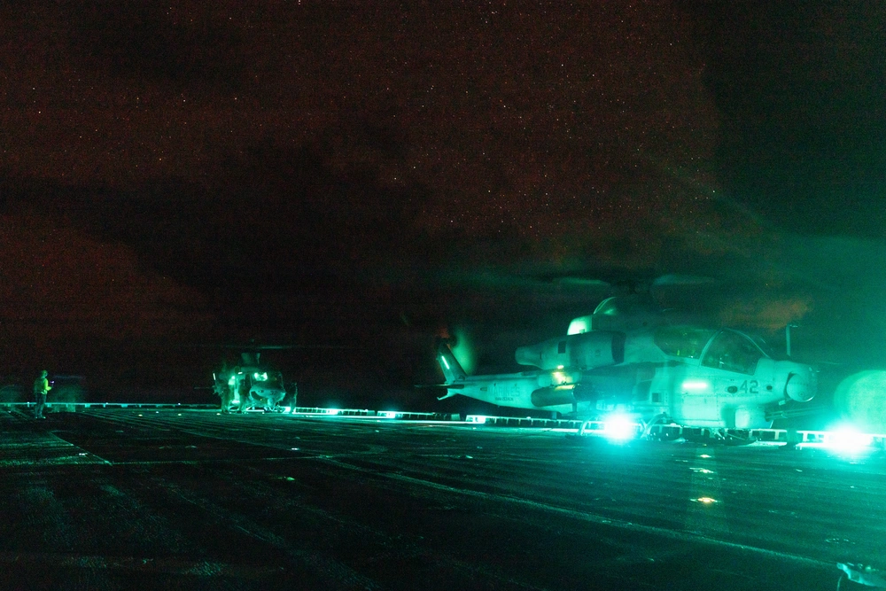 DVIDS - Images - 22ND MEU (SOC) | Night Flight Operations USS Fort ...