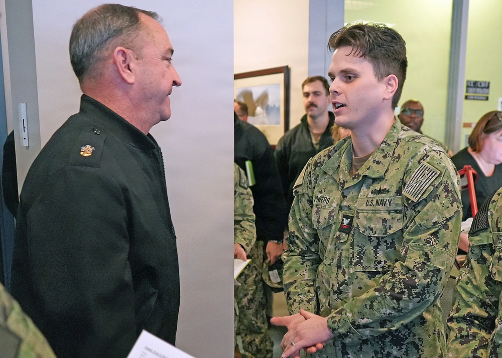 DVIDS - Images - MCPON John Perryman Visits U.S. Fleet Cyber Command ...