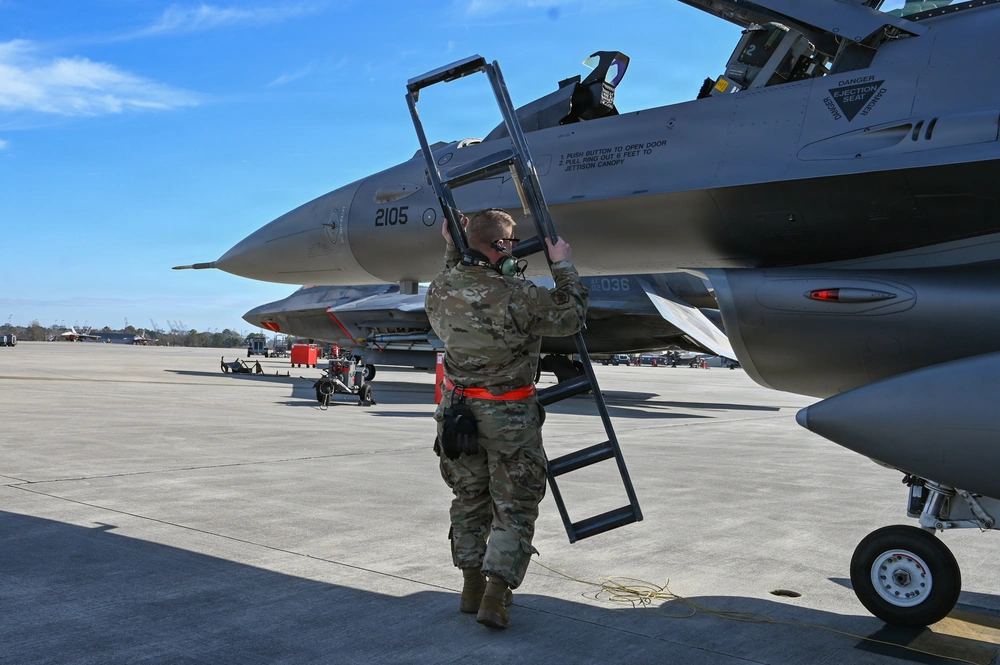 DVIDS - Images - Sentry South 26.1 Savannah: Flight line operations ...