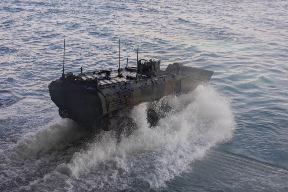 DVIDS - Images - QUART 26.2: 3rd AA Bn. conduct Ship to Shore ...