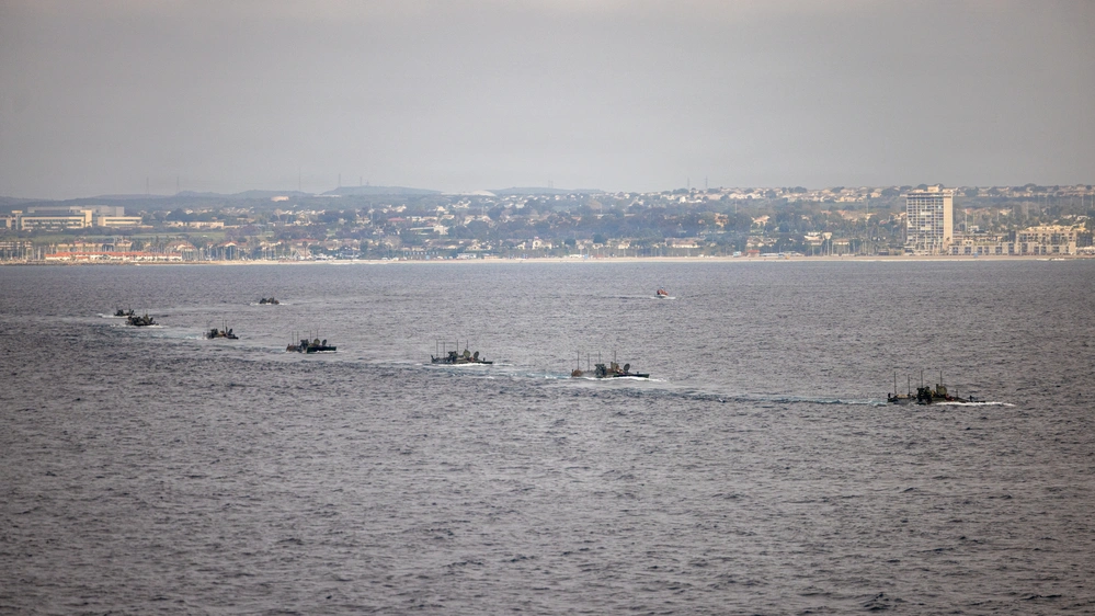 DVIDS - Images - 11th MEU Marines, Sailors Conduct Well-Deck Operations ...