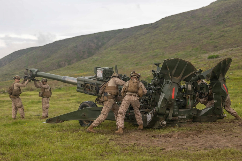 DVIDS - Images - 11th MEU Marines Conduct Howitzer Live Fire on San ...