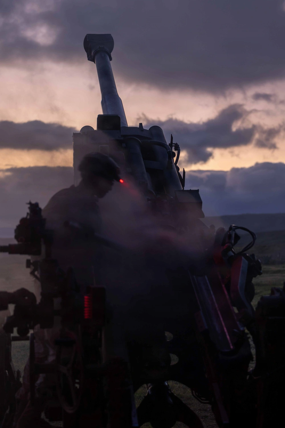 DVIDS - Images - 11th MEU Marines Conduct Artillery Live-Fire Training ...