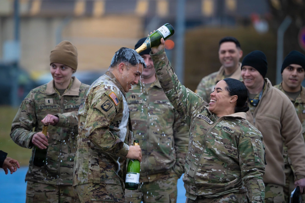 DVIDS - Images - Apache pilot completes final flight in Germany after ...