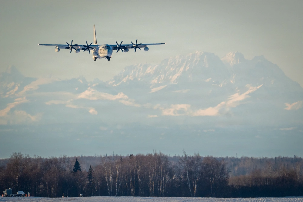 DVIDS - Images - JBER Flightline Take-offs and Landings [Image 4 of 5]
