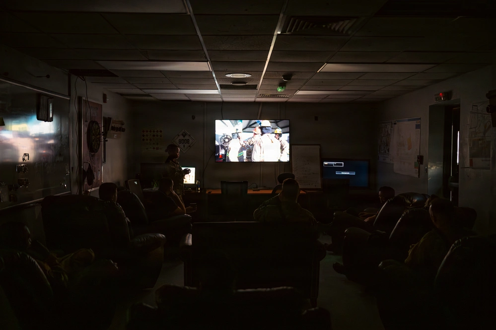 DVIDS - Images - French firefighters tour U.S. fire house [Image 2 of 10]