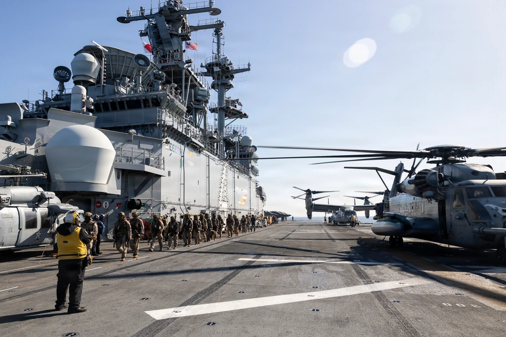 DVIDS - Images - 11th MEU Marines, Sailors Conduct Helo Raid on Marine ...