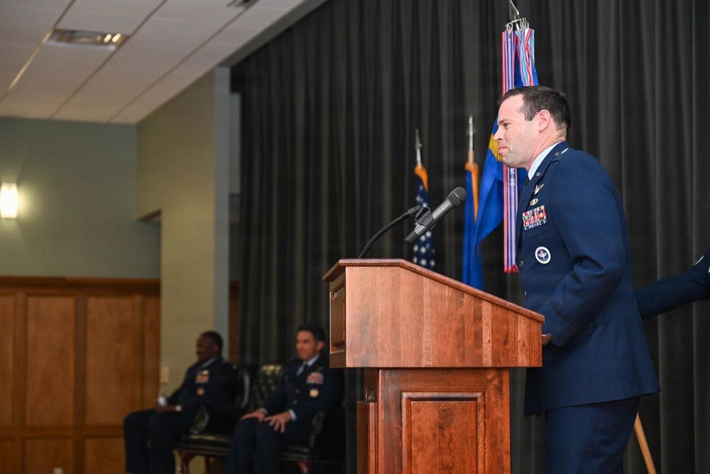 DVIDS - Images - 19th OSS Change of Command [Image 6 of 7]
