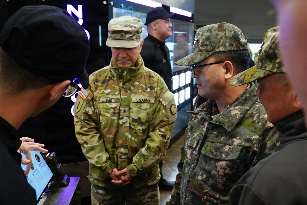 DVIDS - Images - ROK and U.S. leaders tour the Autonomous Kitchen at ...