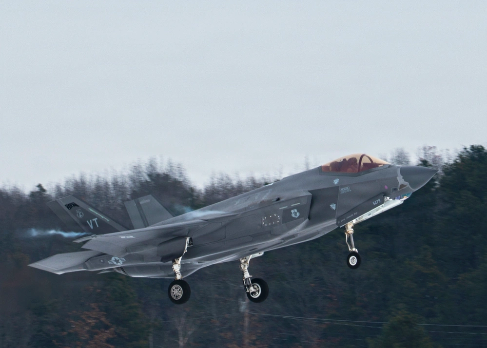 DVIDS - Images - F-35A Lightning II arrives at 104th Fighter Wing for ...