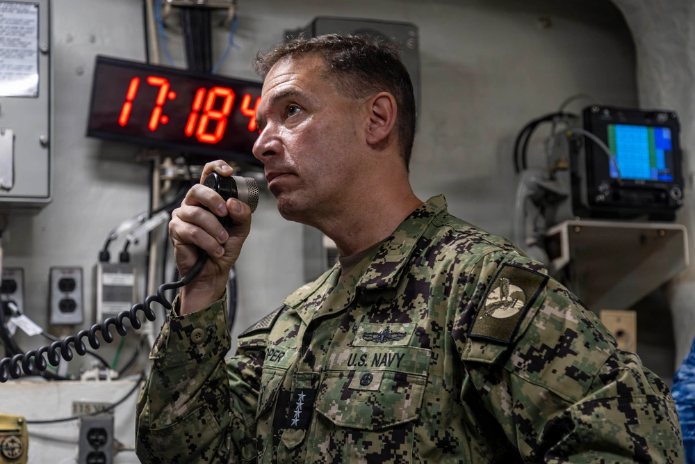 DVIDS - Images - CENTCOM Commander Visits Aircraft Carrier in Arabian ...