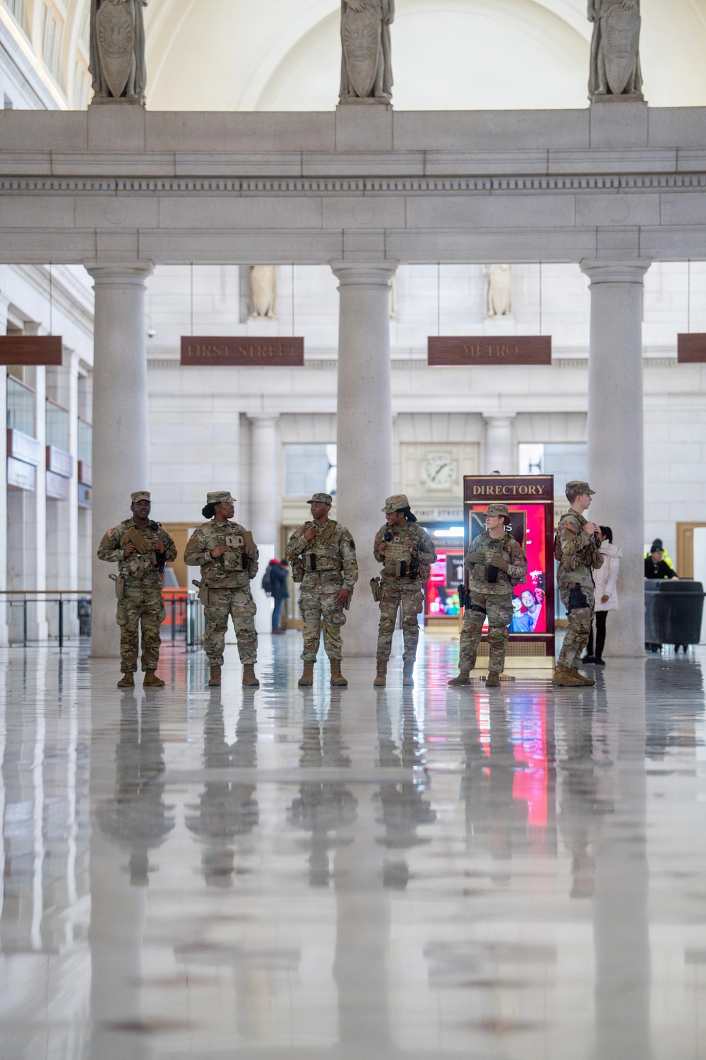 DVIDS - Images - On Watch at Union Station [Image 8 of 18]