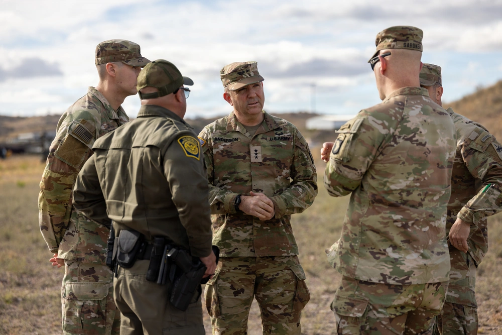 DVIDS - Images - Commanding general of XVIII Airborne Corps visits ...