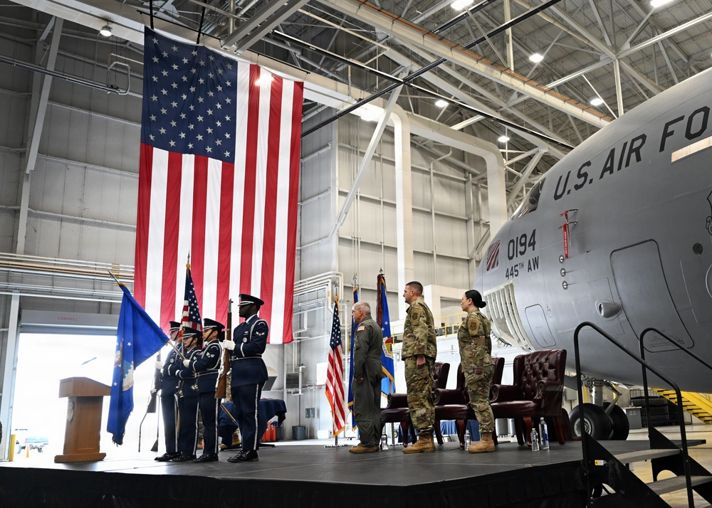 DVIDS - Images - 445th Airlift Wing welcomes new command chief [Image 4 ...
