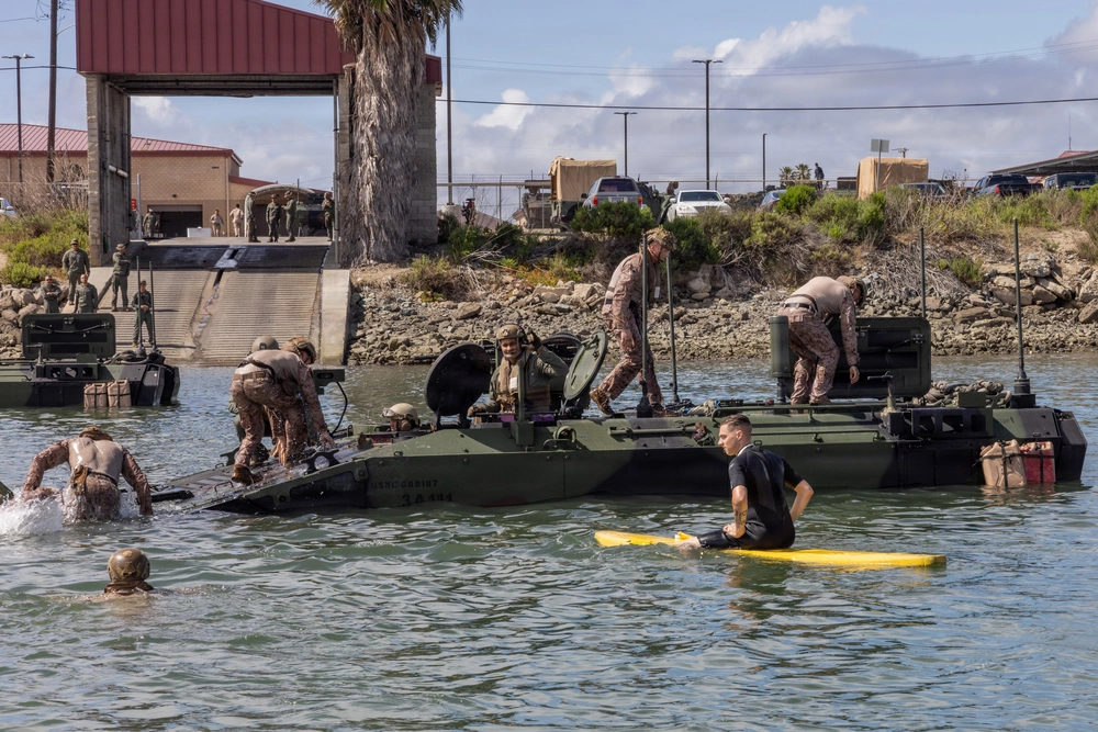 DVIDS - Images - BLT 2/4 conducts ACV Water integration Training ...